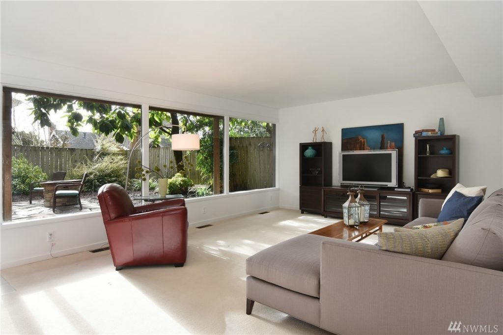 Great Example of How To Remodel a MCM - Urban Living