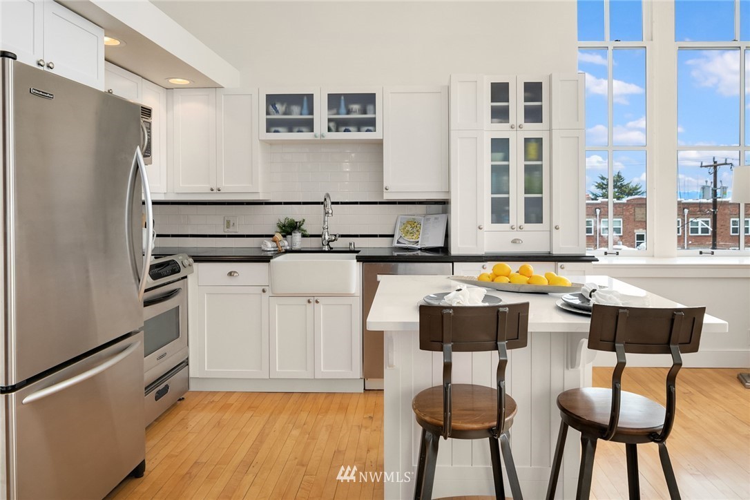 Queen Anne High School Condos Seattle - Luxury Condos For Sale