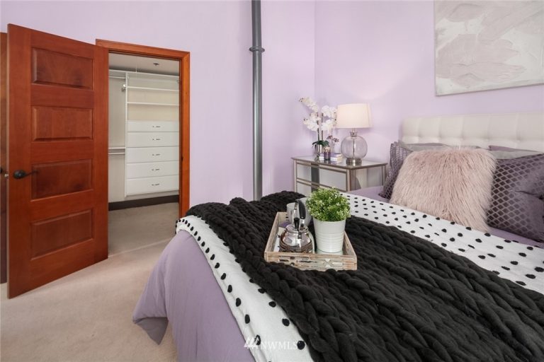 Queen Anne High School Condos Seattle - Luxury Condos For Sale